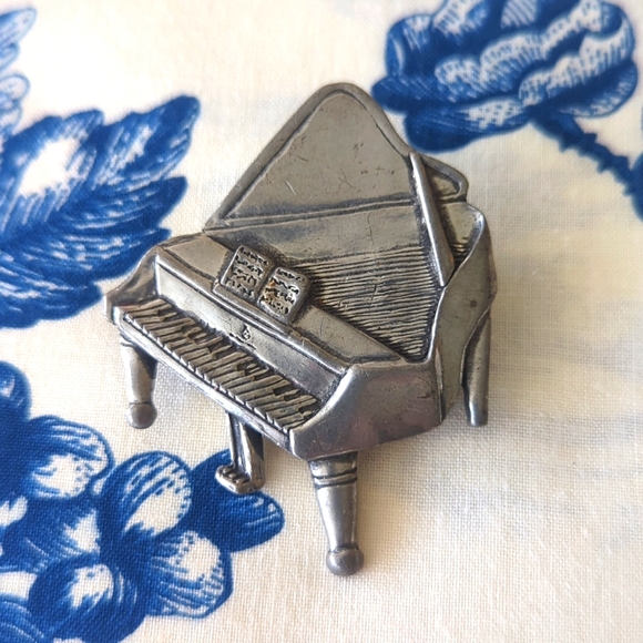 Vintage | Jewelry | 52 Grand Piano Pewter 990 Seagull Canada | Poshmark